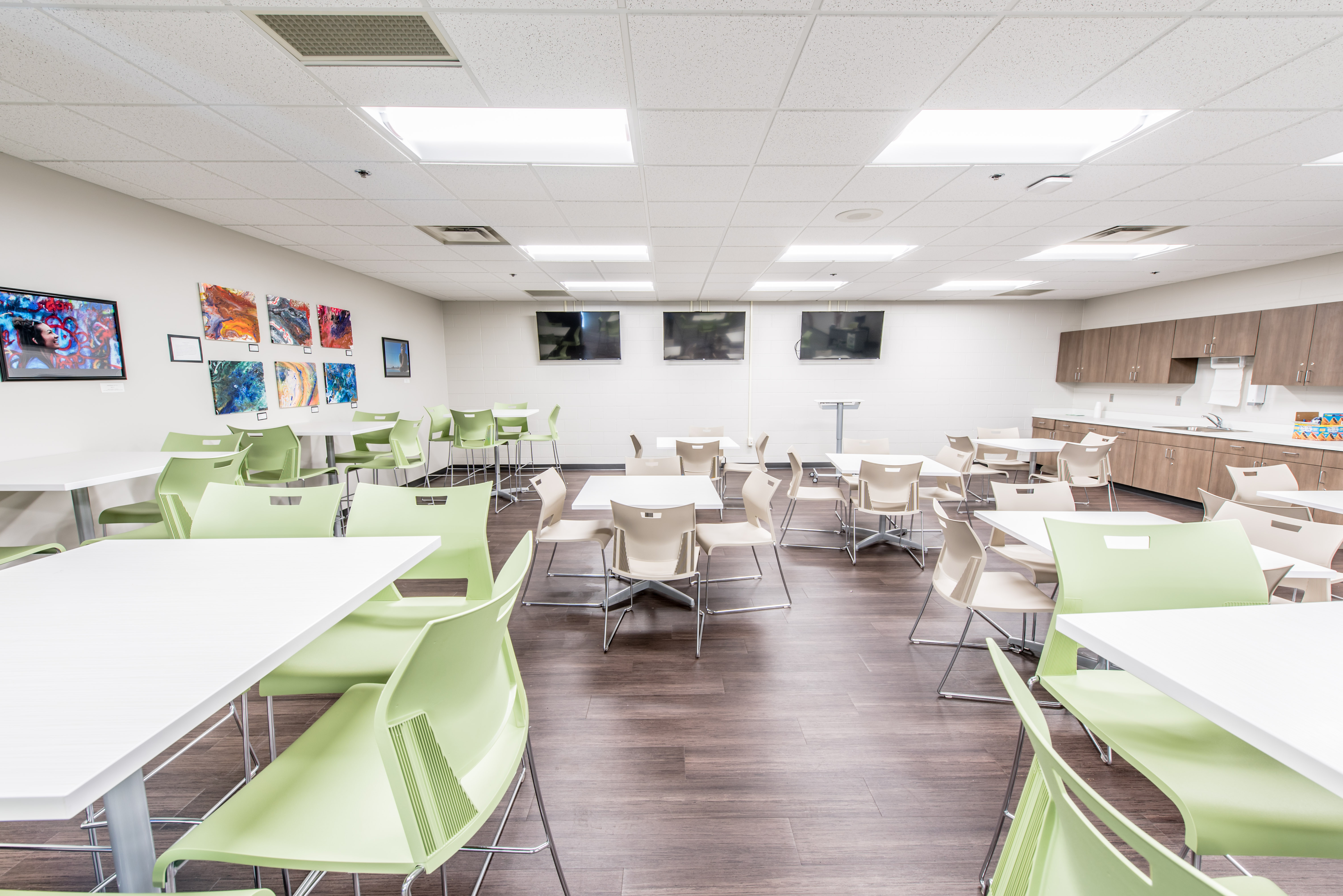 Skutt Catholic High School - Sheppard's Business Interiors